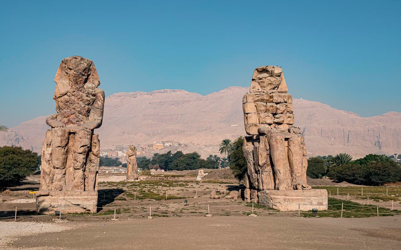 Colosos de Memnón, la primera visita desde Lúxor - Egipto.es